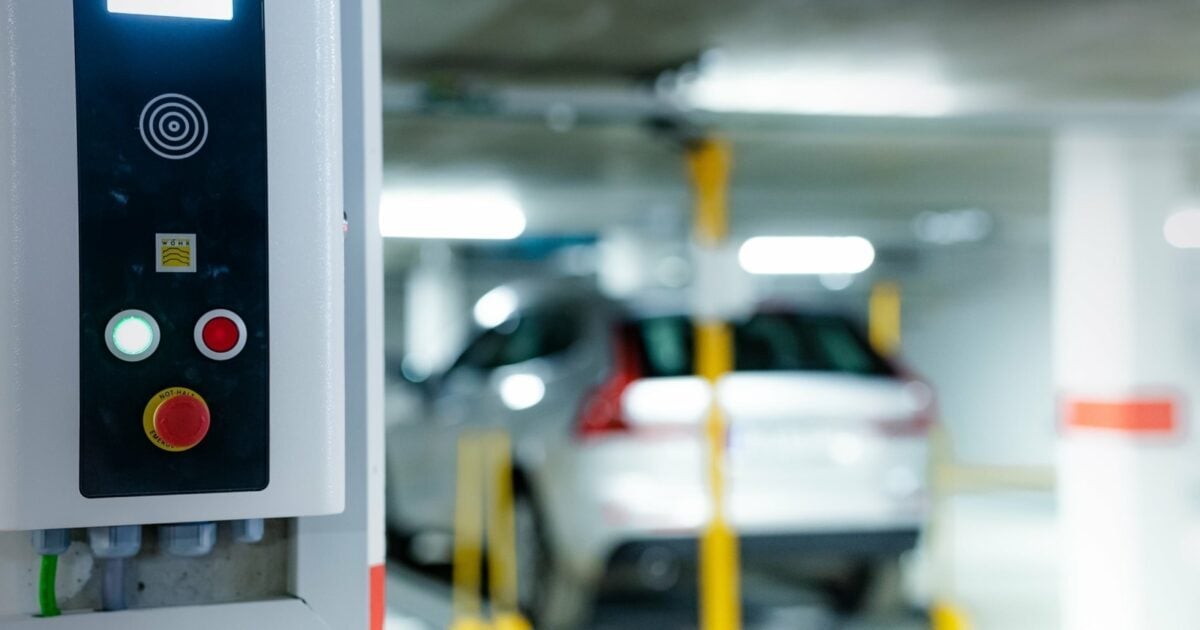 Combilift 551 | Semi-automatisch parkeersysteem | Car Parkers